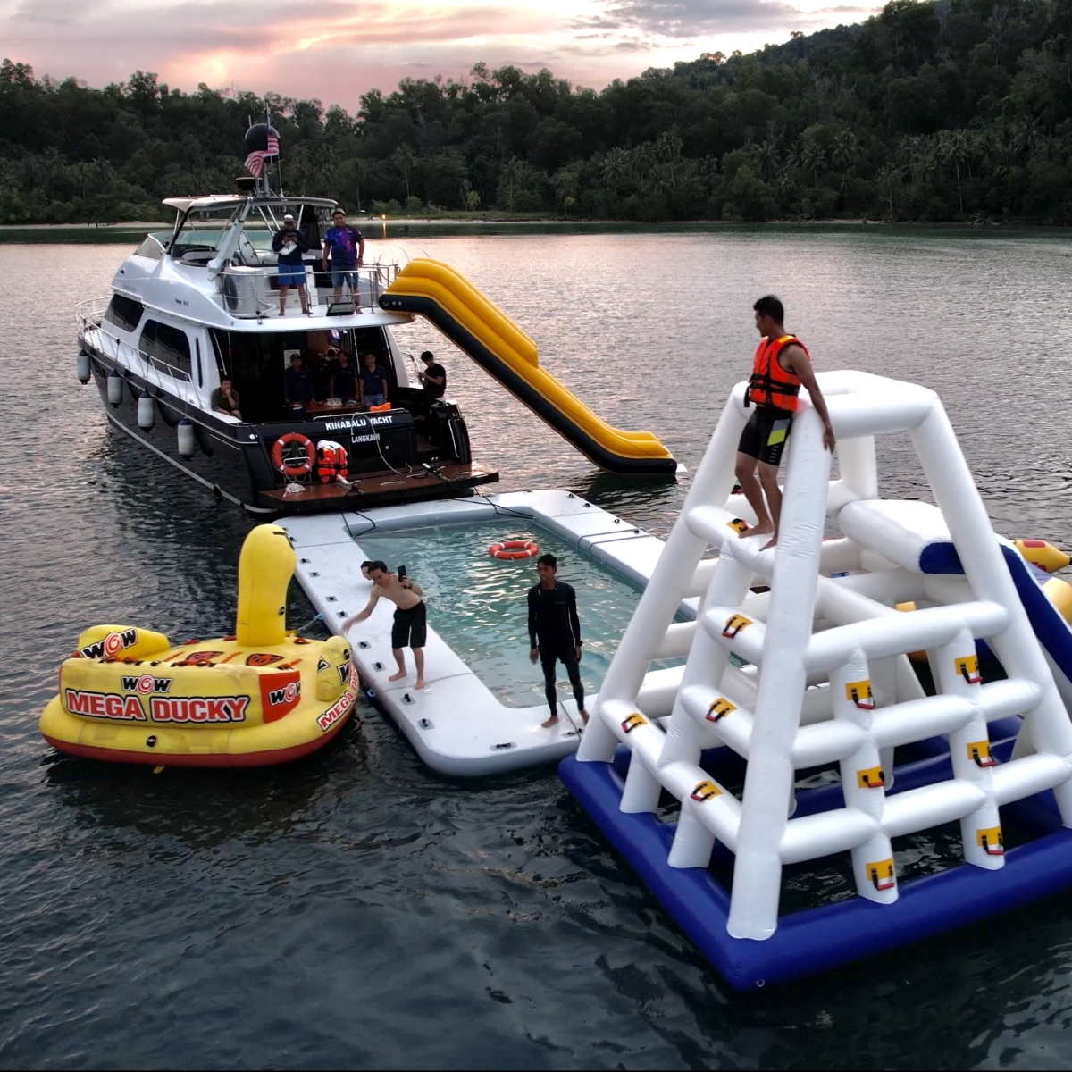 KK YACHT ISLAND WATER SPORT-Sabah & Seafood - Sabah Travel Guide ...